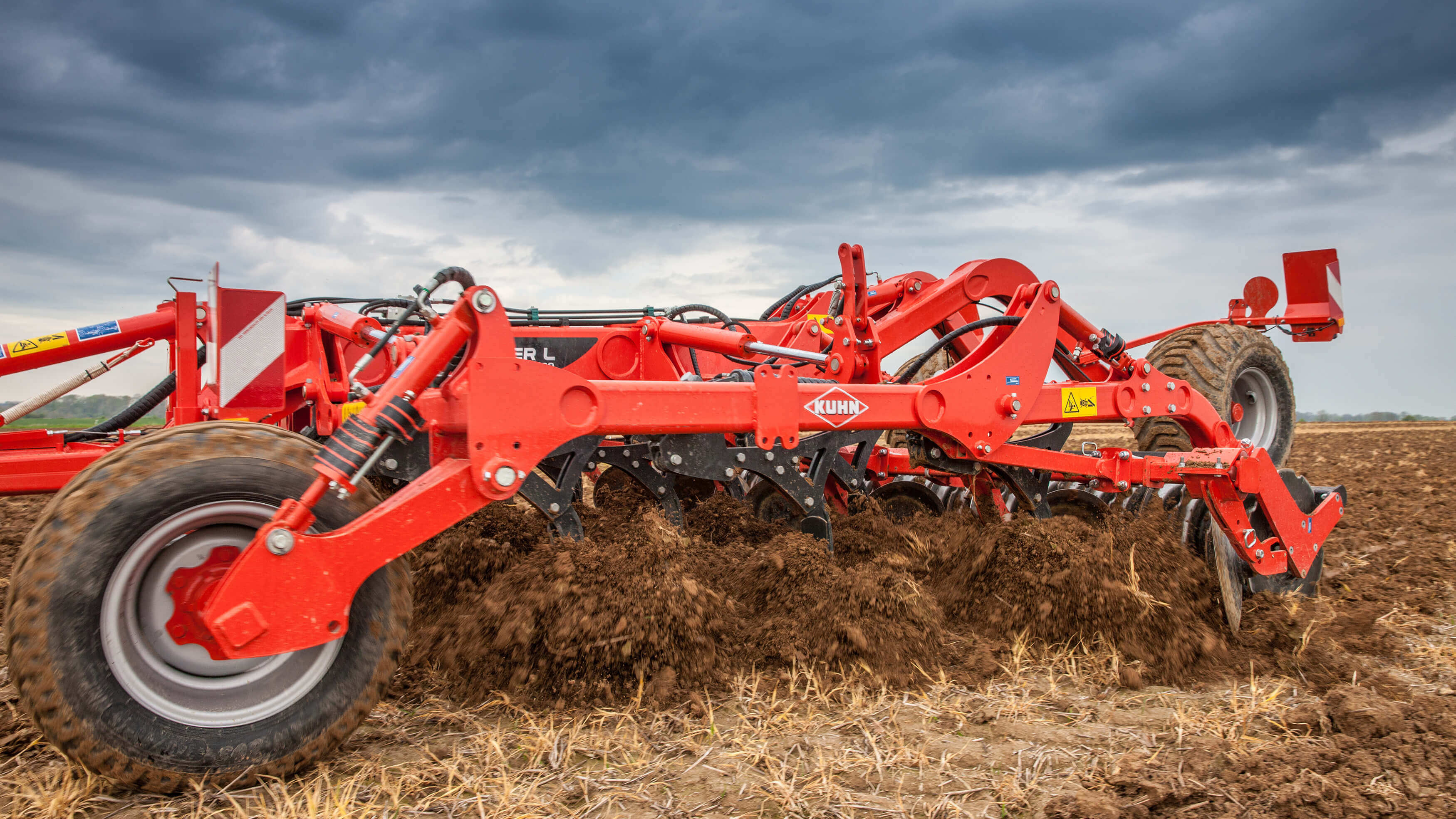 Stubble Cultivators | KUHN farm machinery