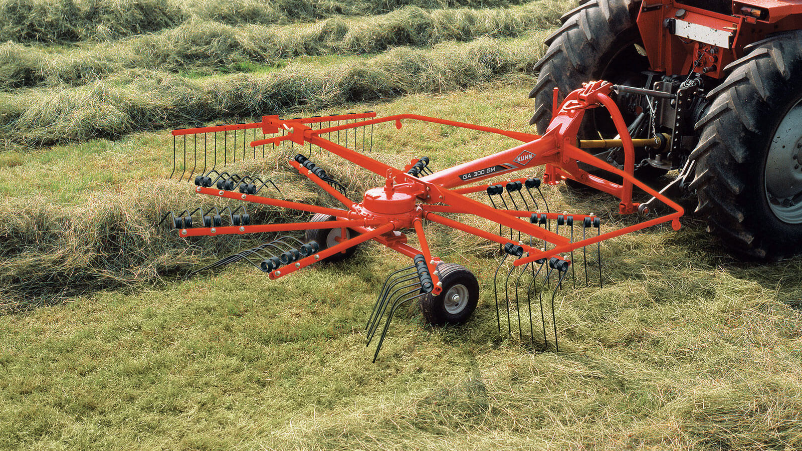 Single Rotor Rakes GA 300 1001 GM KUHN Farm Machinery