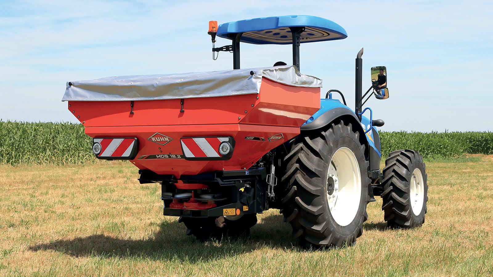 Mounted Twin Disc Spreaders | KUHN farm machinery